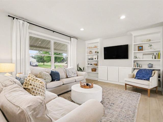 4318 Saturn Drive