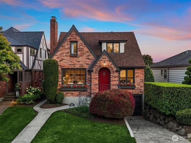 4319 NE 44th St, Seattle, WA 98105