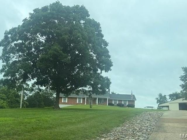 4319 Flucom Rd, De Soto, MO 63020