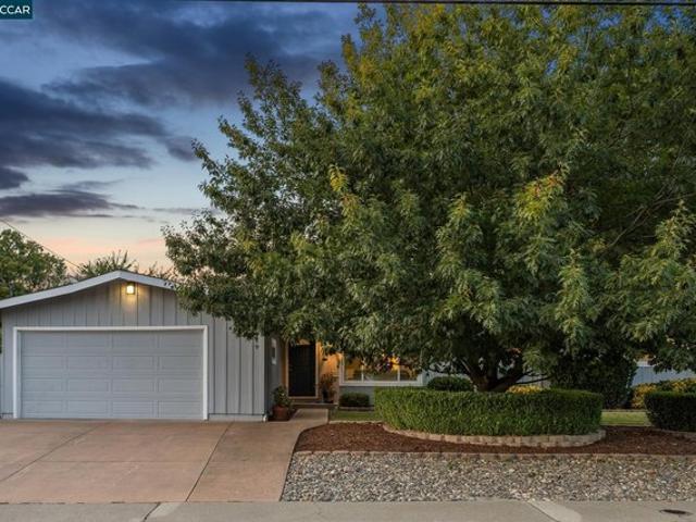 4319 Pembroke Dr, Concord, CA 94521