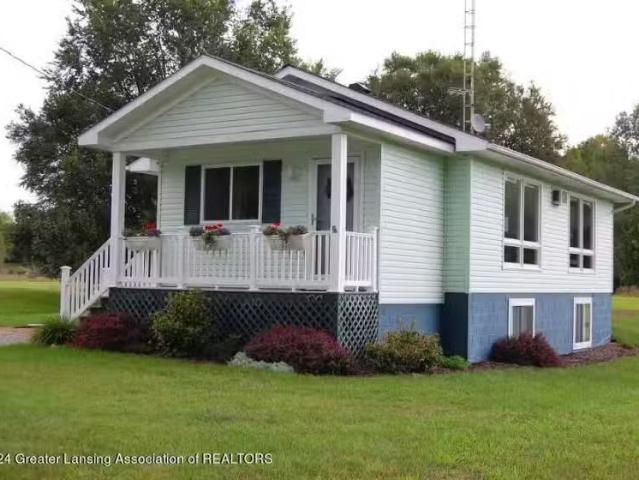 4310 E BURT LAKE RD, CHEBOYGAN, MI 49721 Single Family Residen.
