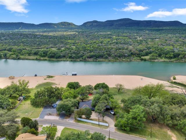 4310 River Oaks Dr