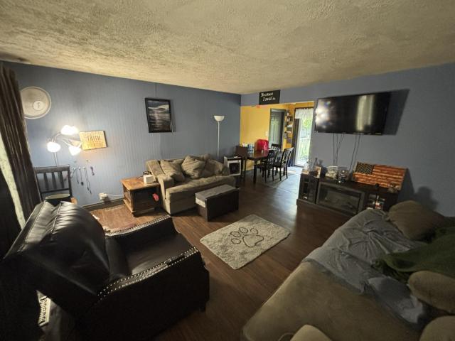4311 King Court