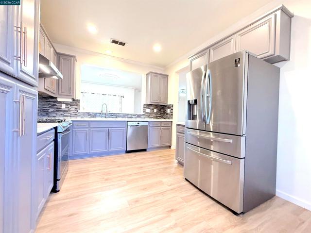 4311 Pine Creek Cir