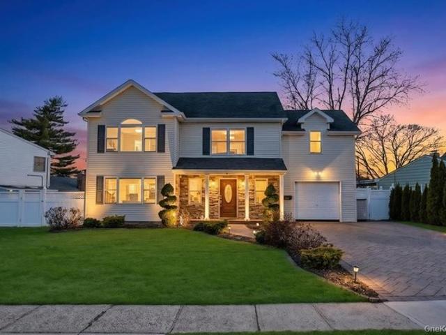 4312 Ava Rd, Bethpage, NY 11714