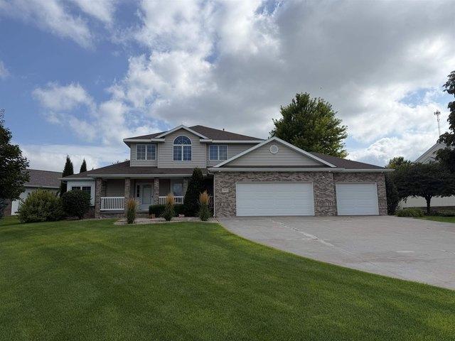 4312 Country Club Ln, Kearney, NE 68845