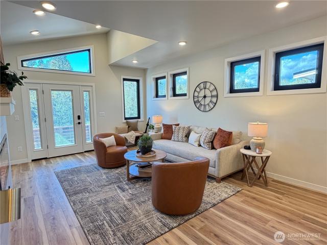 4312 Creston Way
