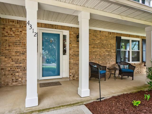 4312 Penshurst Square