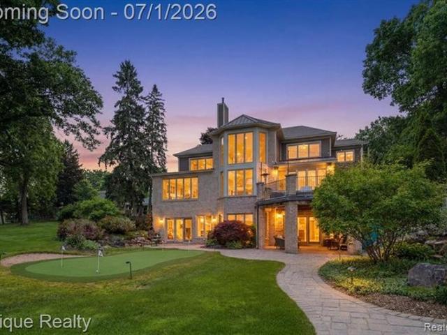 4312 Sashabaw Rd, Waterford Township, MI 48329