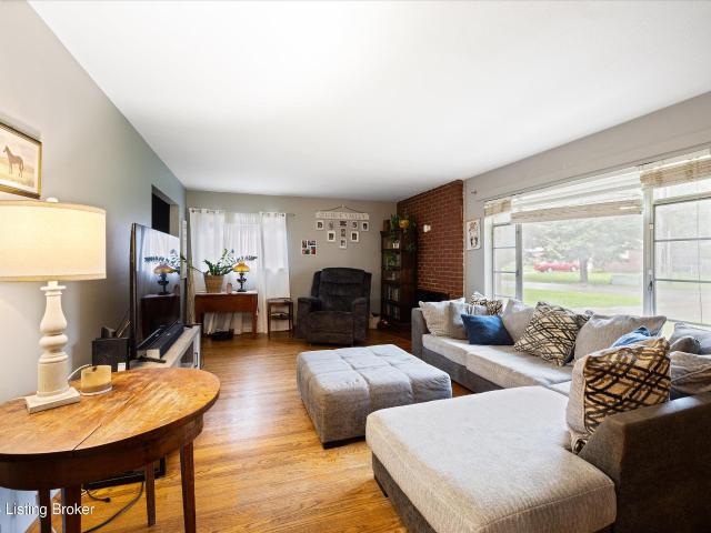 4313 Naneen Dr