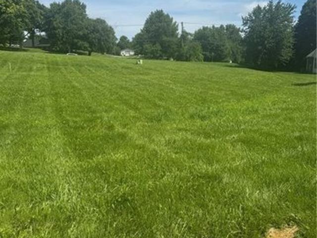 4313 Hidden Valley Dr, Saint Joseph, MO 64506