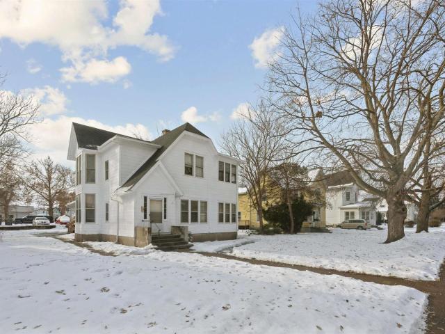 431 6th Ave S, Clinton, IA 52732 | MLS #4270 | Compass