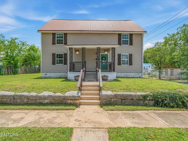 431 Carter Ave, Harriman, TN 37748