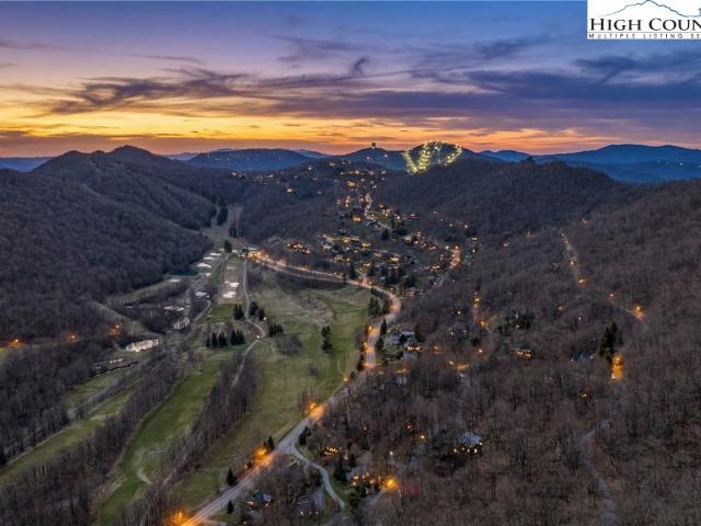 431 Cliffside Lane