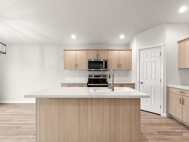 431 Aplomado Ct