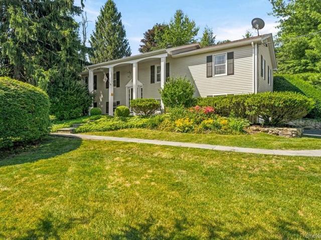 431 Bonnie Ct, Yorktown Heights, NY 10598