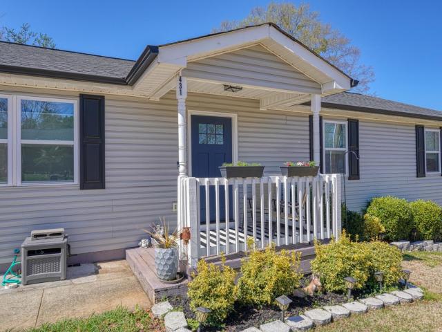 431 Gravley Rd, Greer, SC 29651 | MLS #334964 | Compass