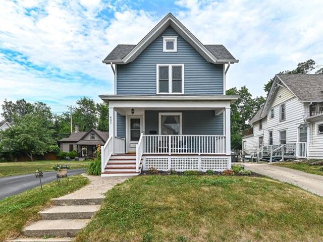 431 Dunbar Ave, Waukesha, WI 53186