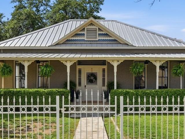431 E Commerce St, New Braunfels, TX 78130