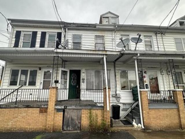 431 East Ave, Mount Carmel, PA 17851