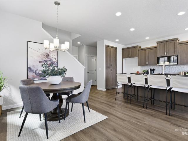 431 N Zimmerman Way
