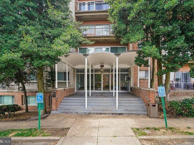 431 N Armistead St Apt 604, Alexandria, VA 22312
