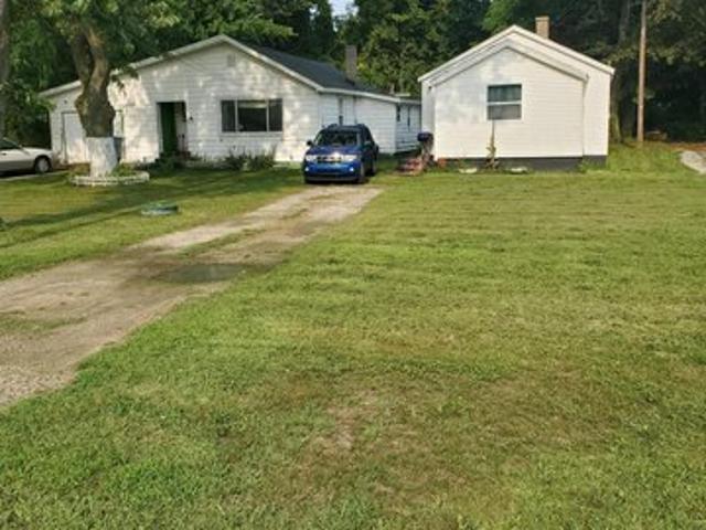 431 N Crystal Ave, Benton Harbor, MI 49022