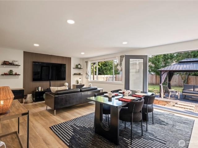 431 S 190th Street