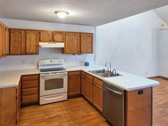 431 SE Woodbine Drive