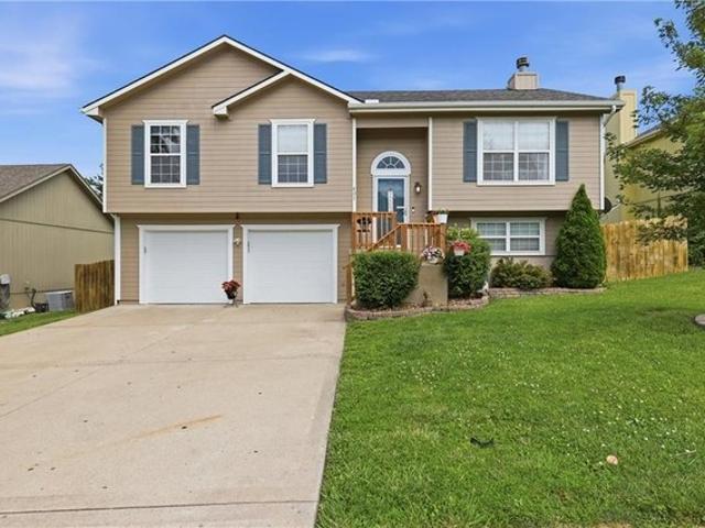 431 SW Joseph Ln, Grain Valley, MO 64029