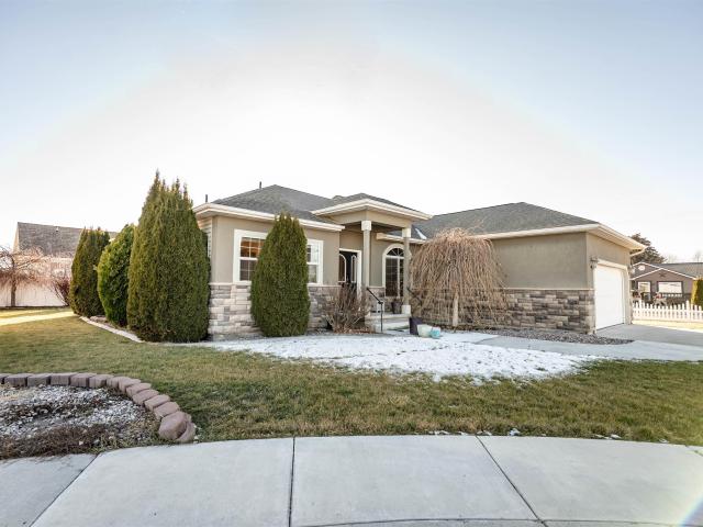 431 Pratt Pl