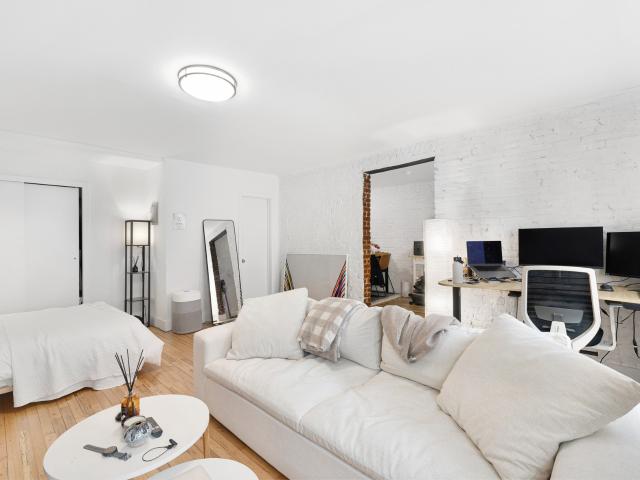431 W 22nd Street BF