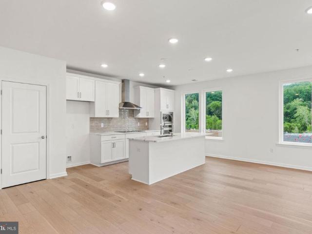 431 Washington Street # 113 LEWIS