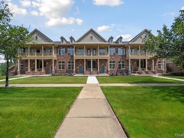 431 Village Dr Unit 188, Walled Lake, MI 48390
