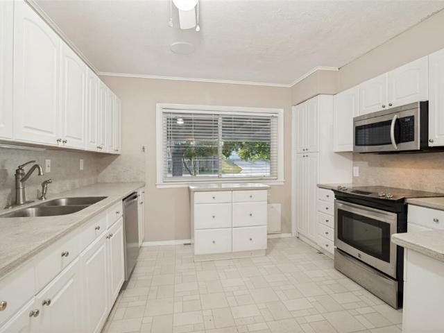 4324 Mesa View Drive