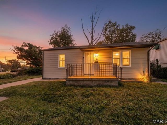 4324 Beachwood Ave, Normandy, MO 63121