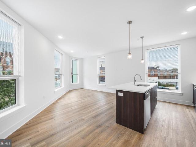 4324 Lancaster Avenue # 102