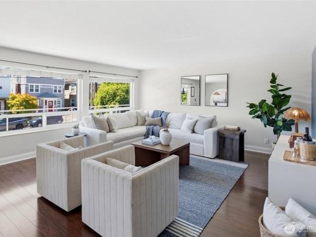 4324 Phinney Ave N Apt 3, Seattle, WA 98103