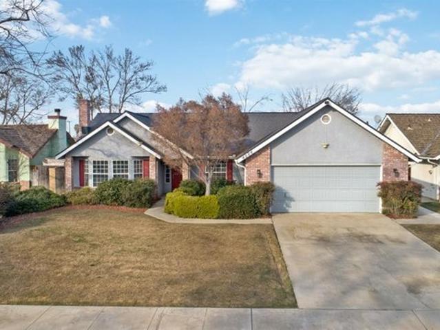 4324 W Orchard Ave, Visalia, CA 93277