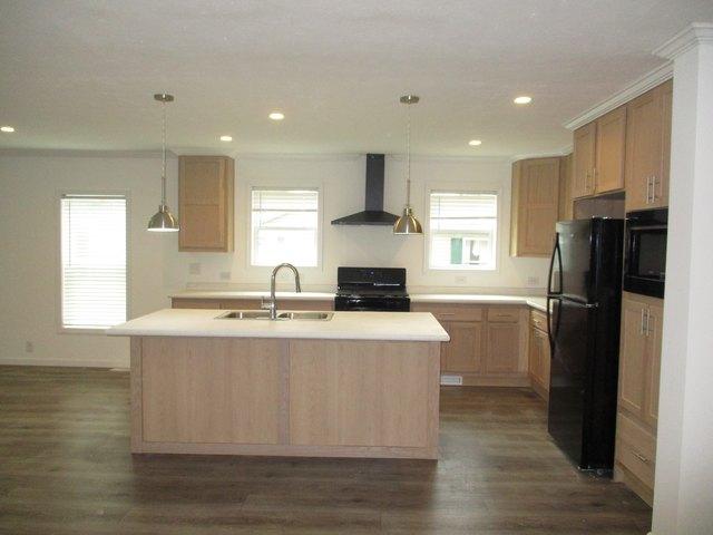 43253 Clementine Dr, Clinton Township, MI 48036