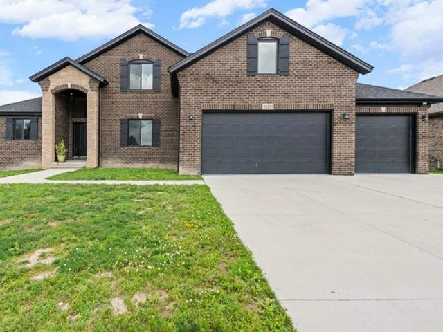 43253 Sams Ln, Chesterfield Township, MI 48047