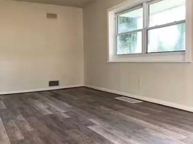 43251310 569 Elmdale Road