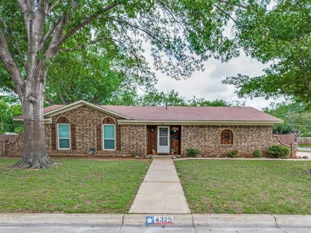 4325 Keeter Dr, North Richland Hills, TX 76180