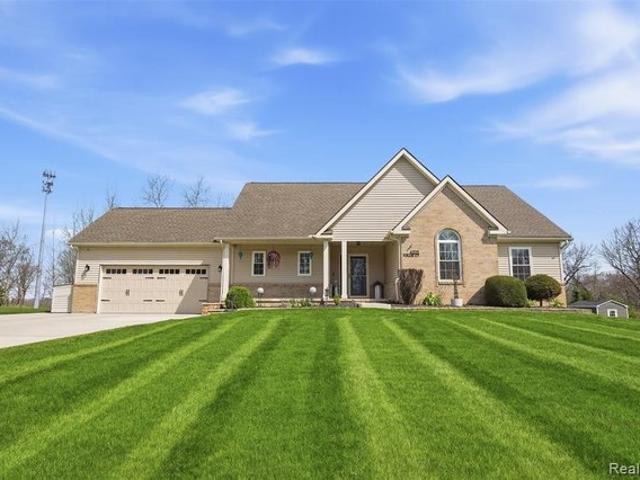 4325 Kellie Ct, Oceola Township, MI 48855