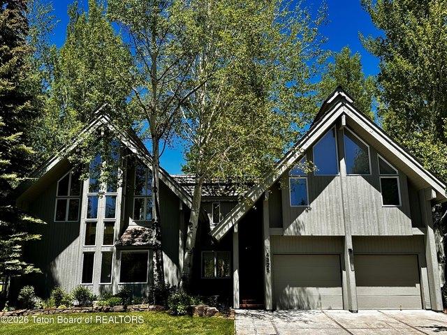 4325 Spring Violet Ct, Wilson, WY 83014