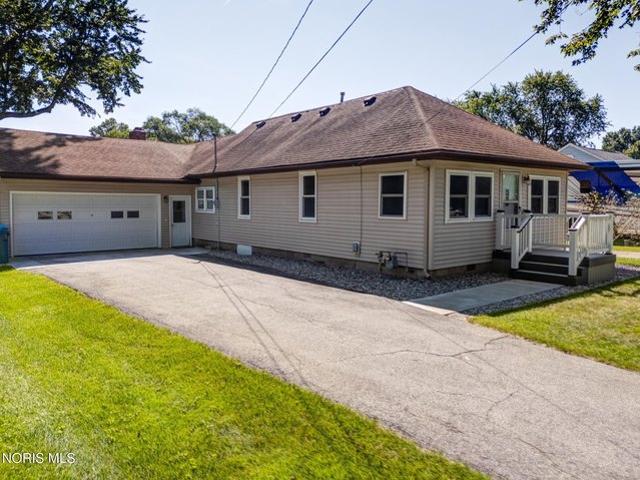 4325 Weckerly Rd, Monclova, OH 43542