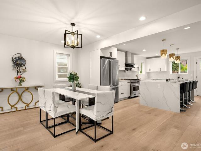 4326 NE 44th Street, Seattle, US, WA
