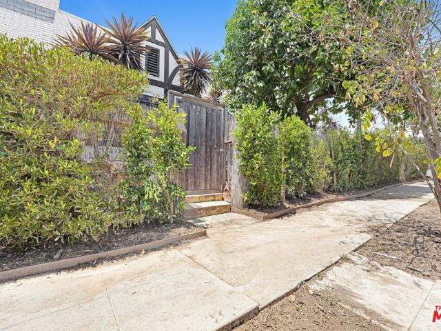 4326 Gateway Avenue