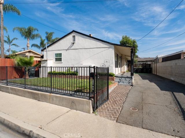 4327 E Philo