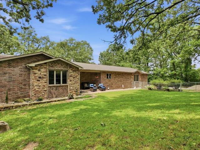 4327 S 165th Rd, Bolivar, MO 65613